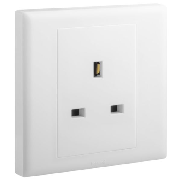 Eloe - 1 gang British Standard 13A unswitched socket - White | 618040 ...